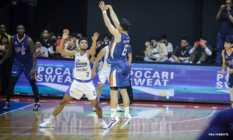 Chris Banchero relishes historic first PBA 4-pointer in season opener ...
