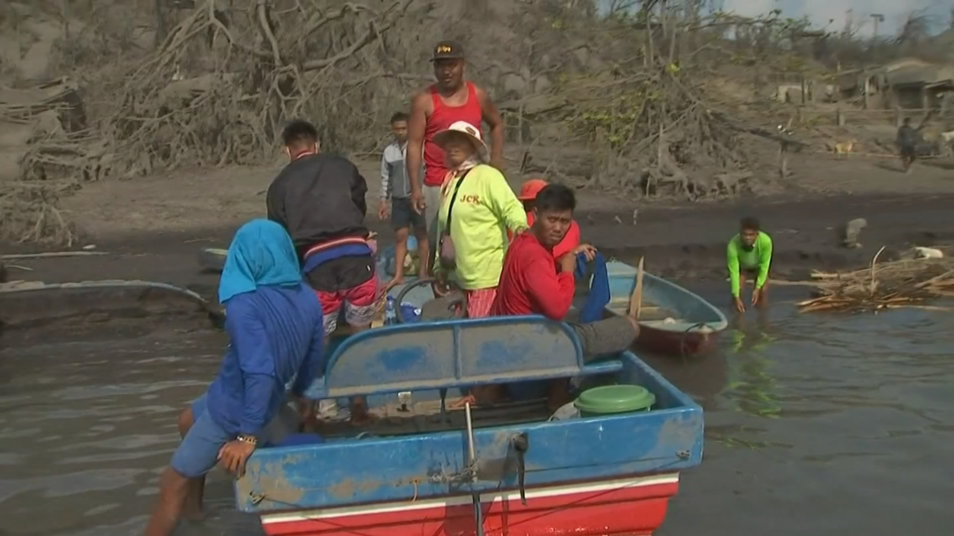Strict security remains as residents defy volcano island ban ...