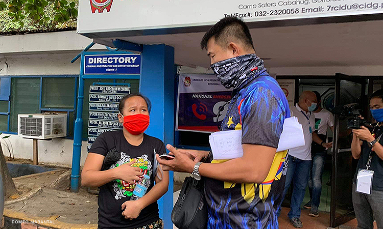 Woman arrested in Cebu for offering ₱75M reward to kill Duterte ...