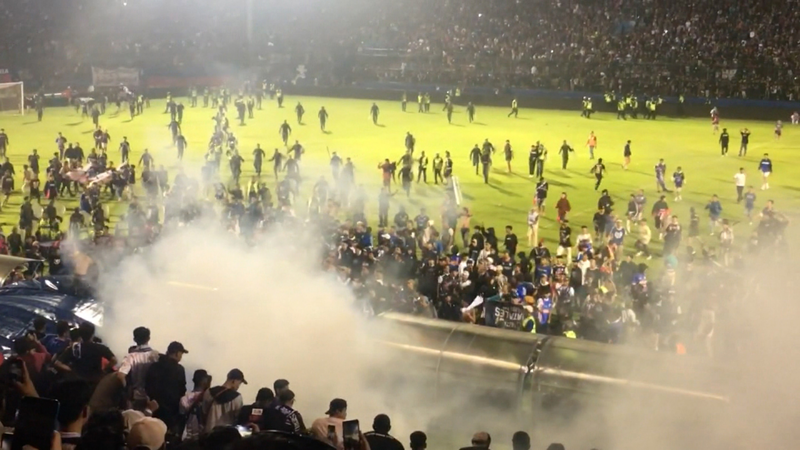 Indonesian court jails soccer officials for role in deadly stadium ...